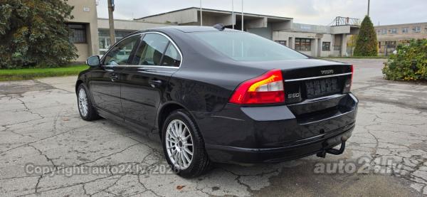 Melns Volvo S80 2008 Tallina, ar dzinēja tilpumu 2.40 L un nobraukumu 303 tūkst. km par 5500 €, foto 4 vietnē AUTOMOTO.COM.LV