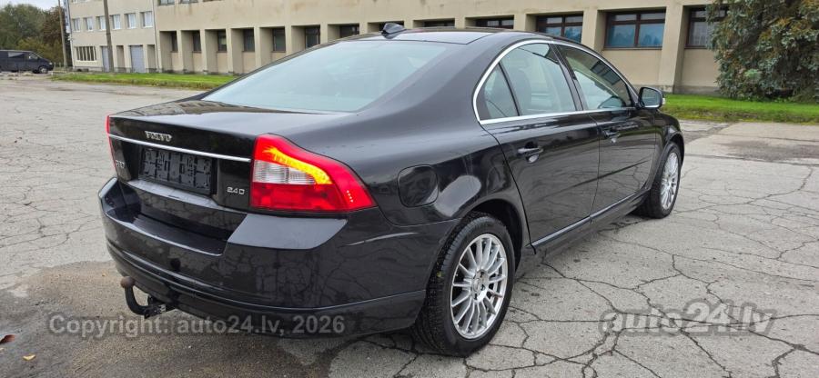 Black Volvo S80 2008 in Tallinn, with an engine capacity of 2.40 L and mileage of 303 thousand km for 5500 €, photo 5 on AUTOMOTO.COM.LV