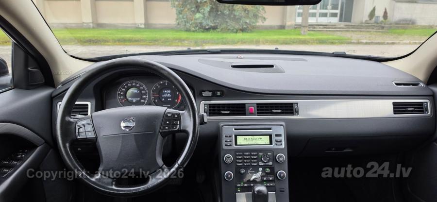 Black Volvo S80 2008 in Tallinn, with an engine capacity of 2.40 L and mileage of 303 thousand km for 5500 €, photo 9 on AUTOMOTO.COM.LV