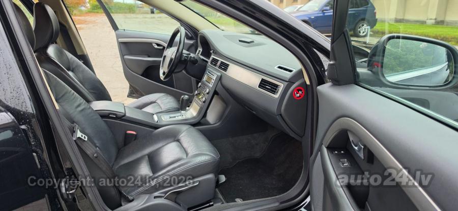 Black Volvo S80 2008 in Tallinn, with an engine capacity of 2.40 L and mileage of 303 thousand km for 5500 €, photo 15 on AUTOMOTO.COM.LV