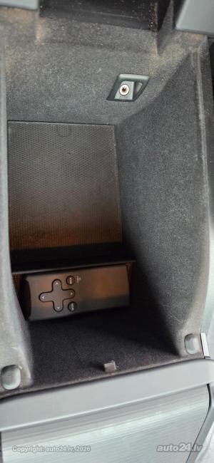 Black Volvo S80 2008 in Tallinn, with an engine capacity of 2.40 L and mileage of 303 thousand km for 5500 €, photo 18 on AUTOMOTO.COM.LV