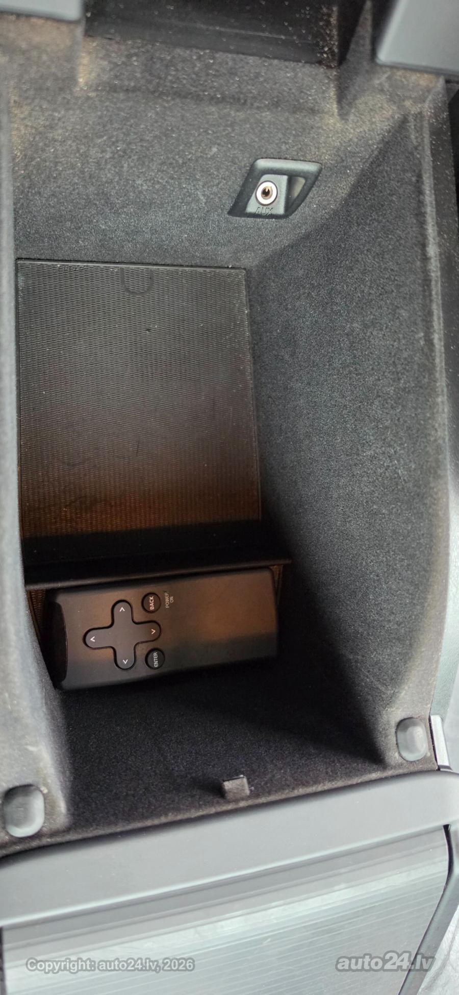 Black Volvo S80 2008 in Tallinn, with an engine capacity of 2.40 L and mileage of 303 thousand km for 5500 €, photo 18 on AUTOMOTO.COM.LV