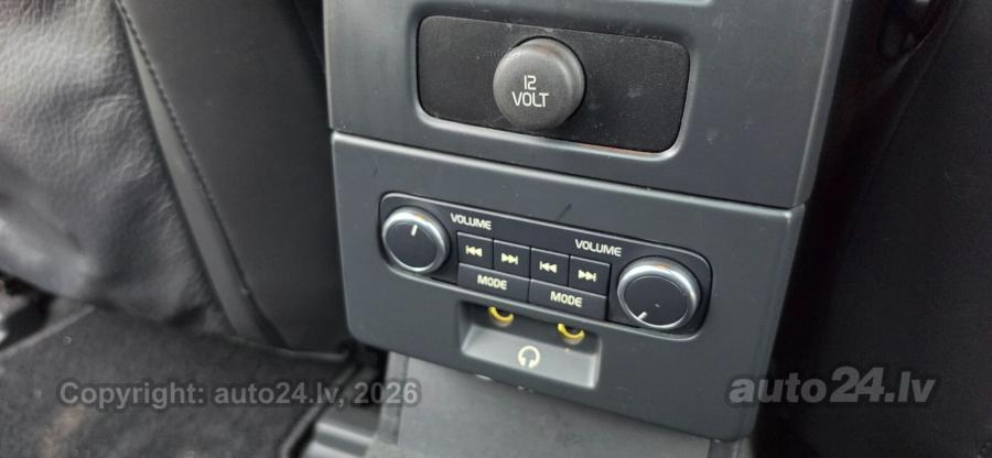 Black Volvo S80 2008 in Tallinn, with an engine capacity of 2.40 L and mileage of 303 thousand km for 5500 €, photo 20 on AUTOMOTO.COM.LV