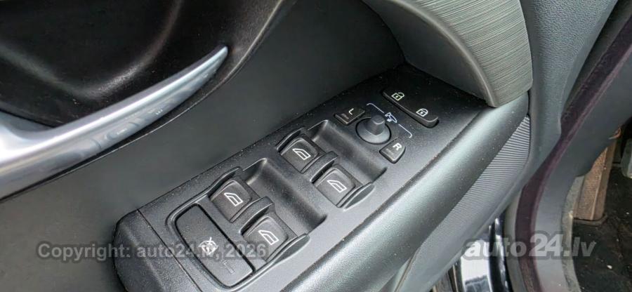 Black Volvo S80 2008 in Tallinn, with an engine capacity of 2.40 L and mileage of 303 thousand km for 5500 €, photo 21 on AUTOMOTO.COM.LV