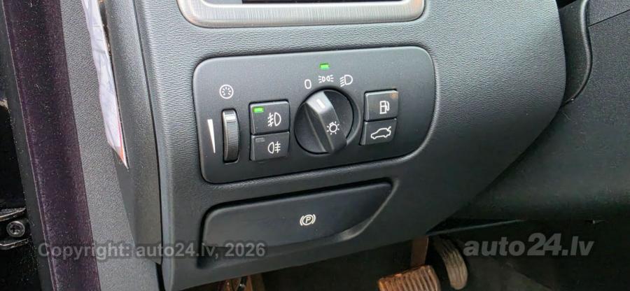 Black Volvo S80 2008 in Tallinn, with an engine capacity of 2.40 L and mileage of 303 thousand km for 5500 €, photo 22 on AUTOMOTO.COM.LV