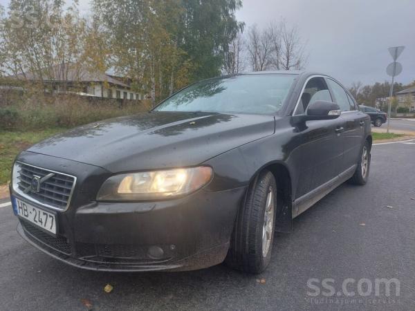 Black Volvo S80 2008 in Riga, with an engine capacity of 2.40 L and mileage of 440 thousand km for 1400 €, photo 1 on AUTOMOTO.COM.LV