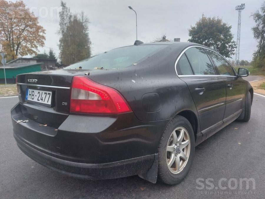 Melns Volvo S80 2008 Rīga, ar dzinēja tilpumu 2.40 L un nobraukumu 440 tūkst. km par 1400 €, foto 4 vietnē AUTOMOTO.COM.LV