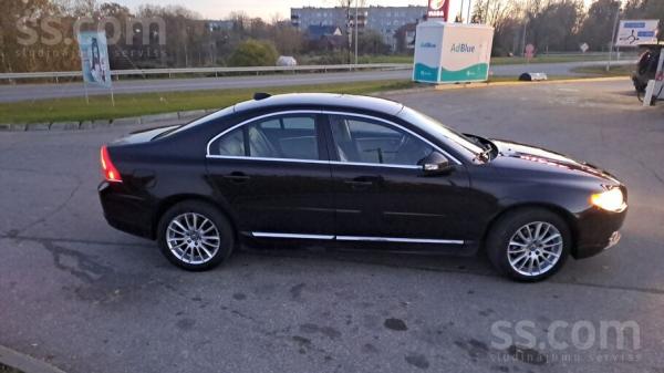 Black Volvo S80 2009 in Riga, with an engine capacity of 2.40 L and mileage of 325 thousand km for 5200 €, photo 2 on AUTOMOTO.COM.LV