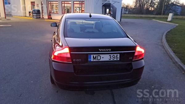 Black Volvo S80 2009 in Riga, with an engine capacity of 2.40 L and mileage of 325 thousand km for 5200 €, photo 4 on AUTOMOTO.COM.LV