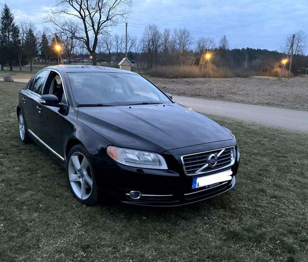 Black Volvo S80 2009 in Jonava, with an engine capacity of 3.20 L and mileage of 361 thousand km for 4900 €, photo 2 on AUTOMOTO.COM.LV