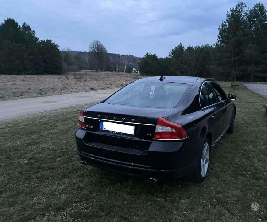 Black Volvo S80 2009 in Jonava, with an engine capacity of 3.20 L and mileage of 361 thousand km for 4900 €, photo 3 on AUTOMOTO.COM.LV