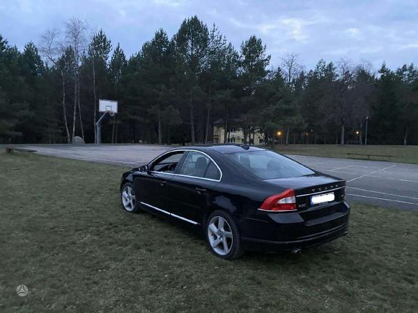 Black Volvo S80 2009 in Jonava, with an engine capacity of 3.20 L and mileage of 361 thousand km for 4900 €, photo 4 on AUTOMOTO.COM.LV