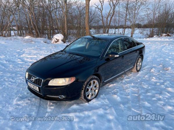Black Volvo S80 2009 in Tallinn, with an engine capacity of 2.40 L and mileage of 299 thousand km for 4700 €, photo 8 on AUTOMOTO.COM.LV