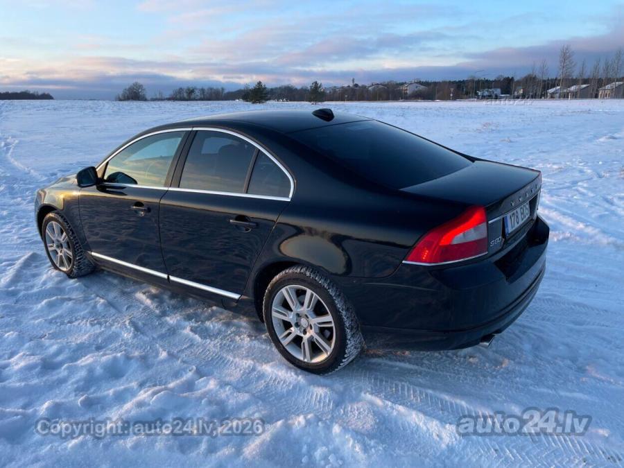 Black Volvo S80 2009 in Tallinn, with an engine capacity of 2.40 L and mileage of 299 thousand km for 4700 €, photo 2 on AUTOMOTO.COM.LV