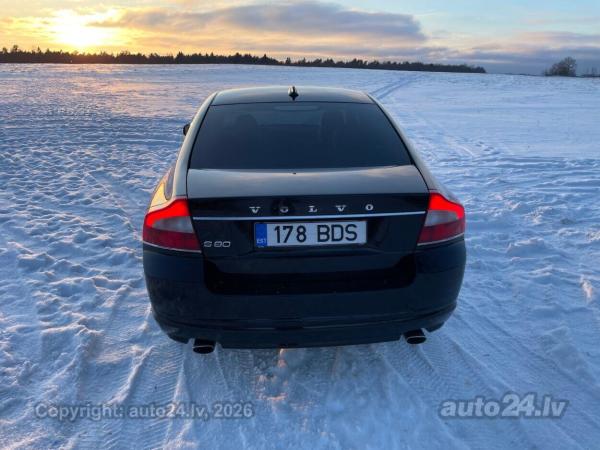 Melns Volvo S80 2009 Tallina, ar dzinēja tilpumu 2.40 L un nobraukumu 299 tūkst. km par 4700 €, foto 3 vietnē AUTOMOTO.COM.LV