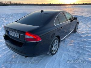 Black Volvo S80 2009 in Tallinn, with an engine capacity of 2.40 L and mileage of 299 thousand km for 4700 €, photo 4 on AUTOMOTO.COM.LV