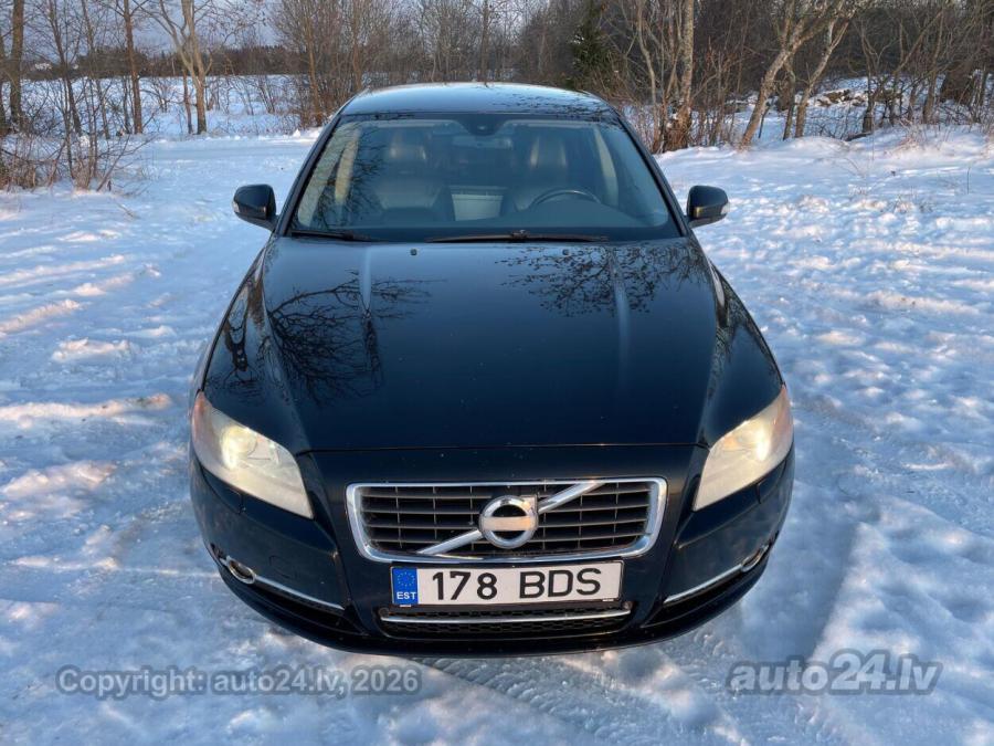 Black Volvo S80 2009 in Tallinn, with an engine capacity of 2.40 L and mileage of 299 thousand km for 4700 €, photo 7 on AUTOMOTO.COM.LV
