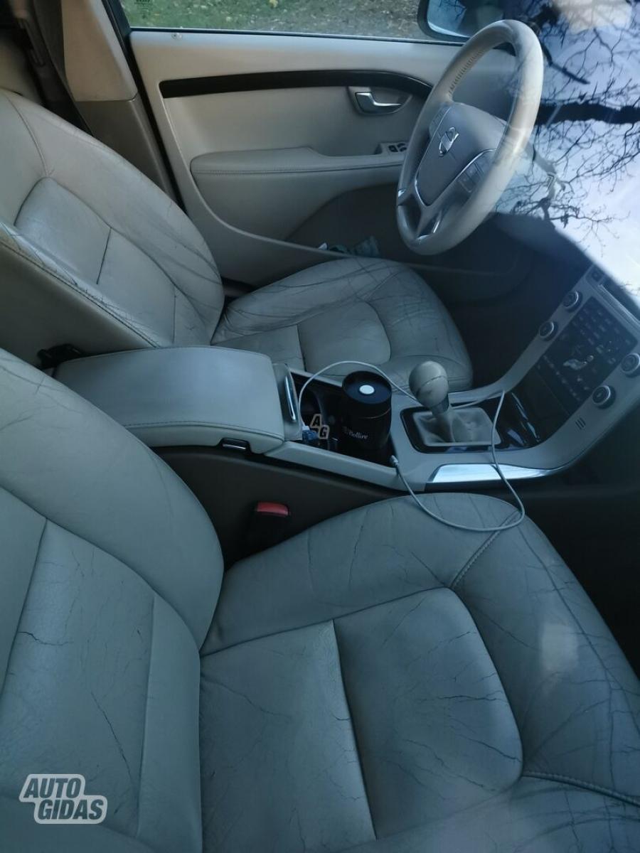 Melns Volvo S80 2009 Klaipėda, ar dzinēja tilpumu 1.60 L un nobraukumu 360 tūkst. km par 3000 €, foto 4 vietnē AUTOMOTO.COM.LV