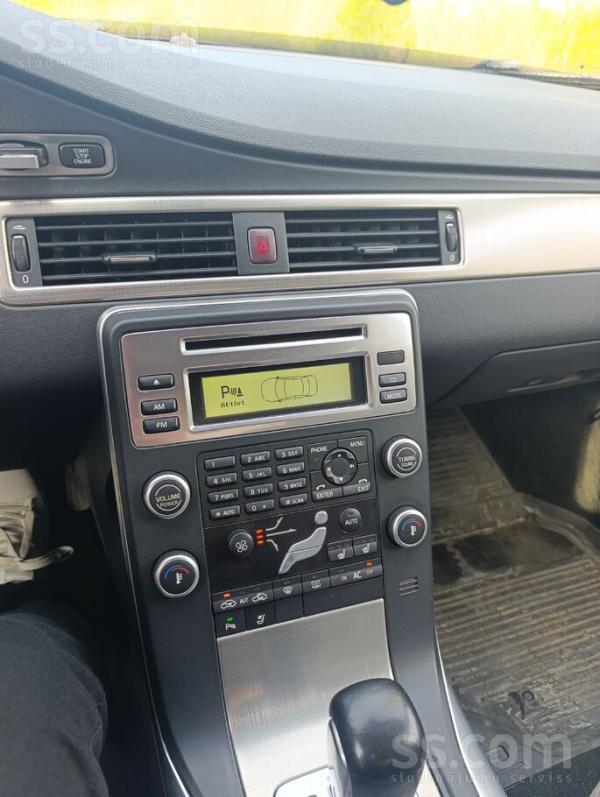 Melns Volvo S80 2009 Daugavpils, ar dzinēja tilpumu 2.40 L un nobraukumu 290 tūkst. km par 5500 €, foto 10 vietnē AUTOMOTO.COM.LV
