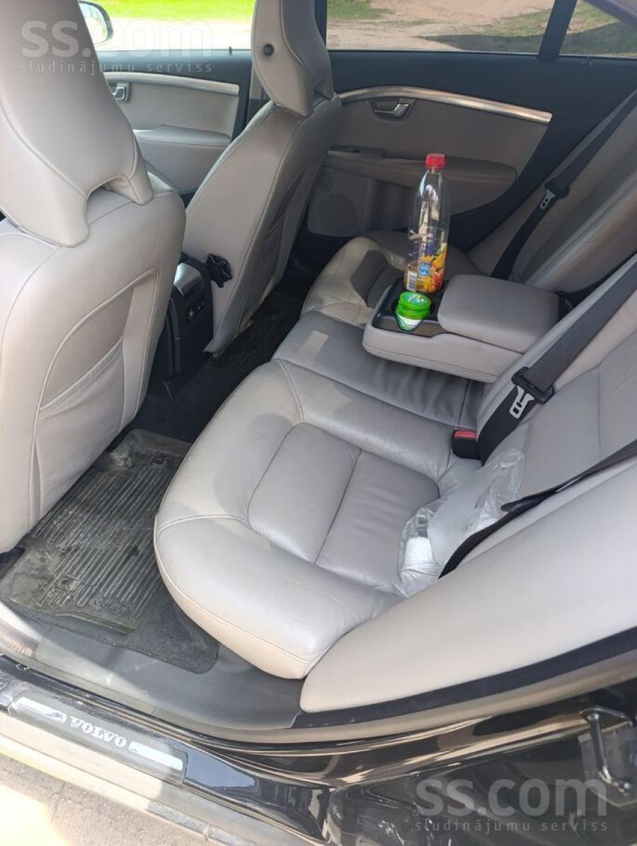 Melns Volvo S80 2009 Daugavpils, ar dzinēja tilpumu 2.40 L un nobraukumu 290 tūkst. km par 5500 €, foto 12 vietnē AUTOMOTO.COM.LV