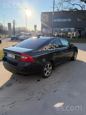 Melns Volvo S80 2009 Rīga, ar dzinēja tilpumu 2.40 L un nobraukumu 346 tūkst. km par 3200 €, foto  vietnē AUTOMOTO.COM.LV