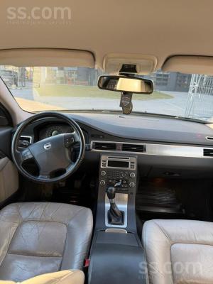 Black Volvo S80 2009 in Riga, with an engine capacity of 2.40 L and mileage of 346 thousand km for 3200 €, photo 7 on AUTOMOTO.COM.LV