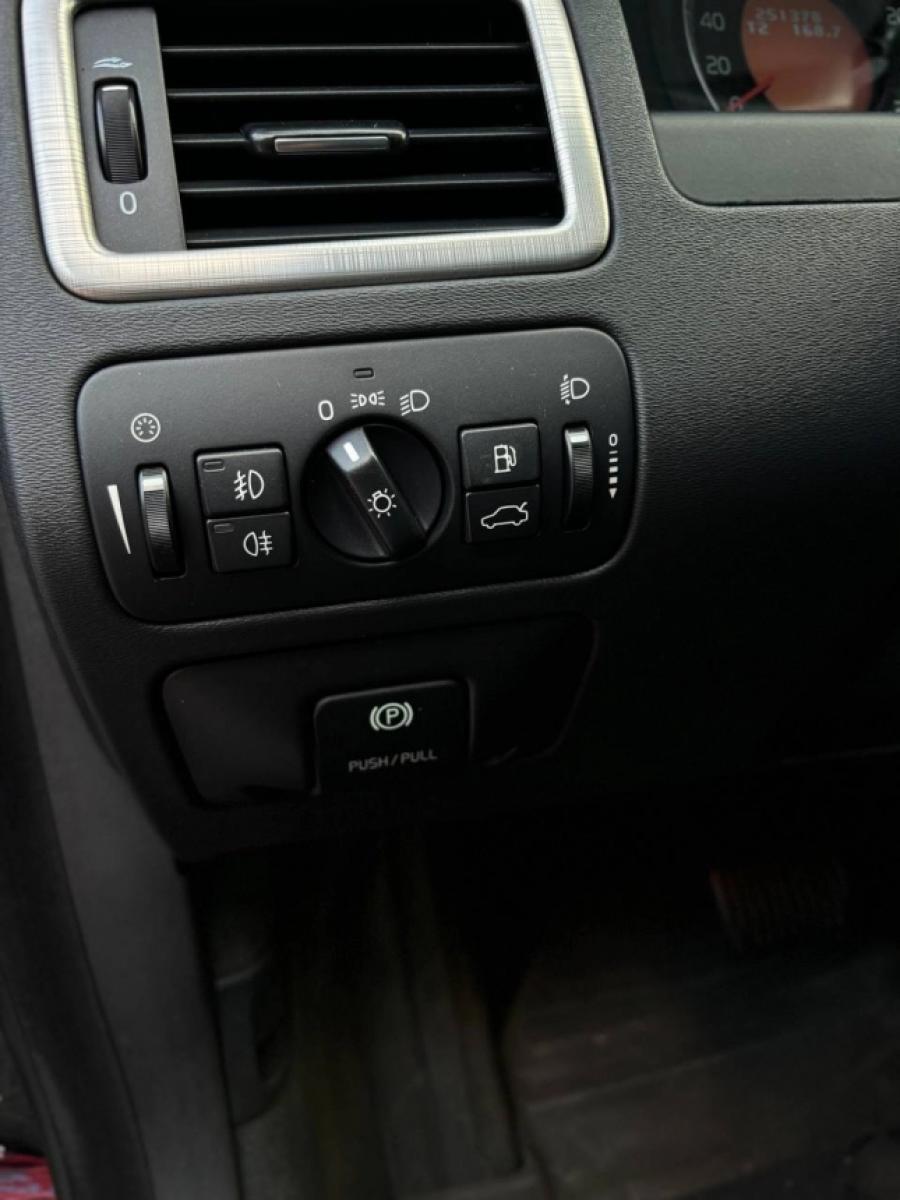 Melns Volvo S80 2009 Rīga, ar dzinēja tilpumu 2.40 L un nobraukumu 251 tūkst. km par 6999 €, foto 5 vietnē AUTOMOTO.COM.LV