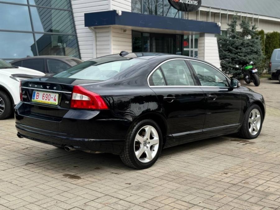 Melns Volvo S80 2009 Rīga, ar dzinēja tilpumu 2.40 L un nobraukumu 251 tūkst. km par 6999 €, foto 9 vietnē AUTOMOTO.COM.LV