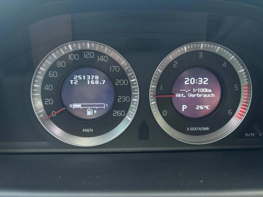 Melns Volvo S80 2009 Rīga, ar dzinēja tilpumu 2.40 L un nobraukumu 251 tūkst. km par 6999 €, foto 20 vietnē AUTOMOTO.COM.LV