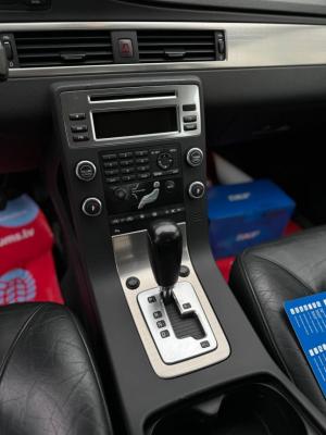 Melns Volvo S80 2009 Rīga, ar dzinēja tilpumu 2.40 L un nobraukumu 251 tūkst. km par 6999 €, foto 26 vietnē AUTOMOTO.COM.LV