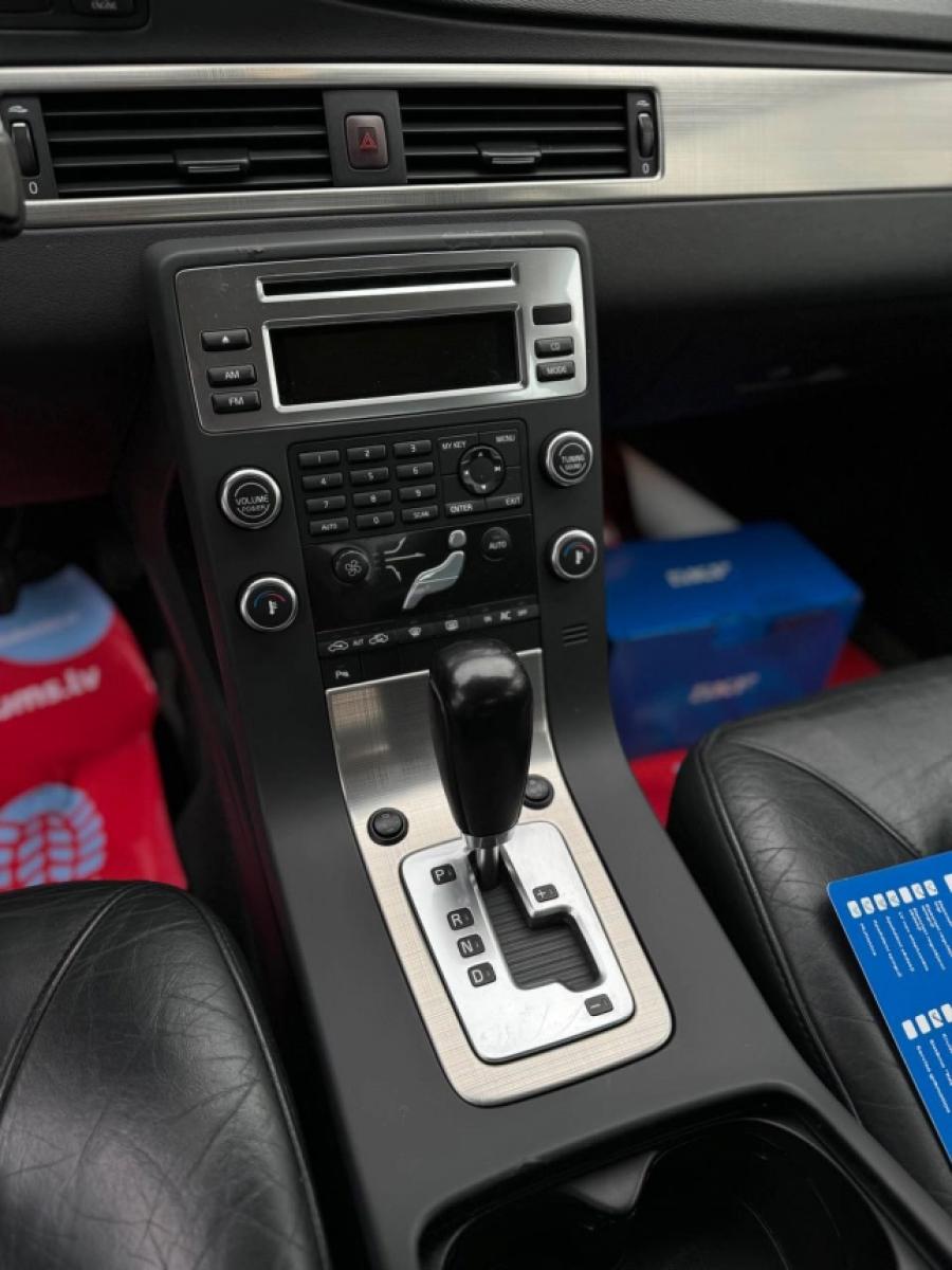 Melns Volvo S80 2009 Rīga, ar dzinēja tilpumu 2.40 L un nobraukumu 251 tūkst. km par 6999 €, foto 26 vietnē AUTOMOTO.COM.LV