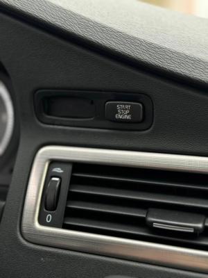 Melns Volvo S80 2009 Rīga, ar dzinēja tilpumu 2.40 L un nobraukumu 251 tūkst. km par 6999 €, foto 30 vietnē AUTOMOTO.COM.LV