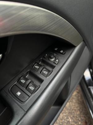 Melns Volvo S80 2009 Rīga, ar dzinēja tilpumu 2.40 L un nobraukumu 251 tūkst. km par 6999 €, foto 34 vietnē AUTOMOTO.COM.LV