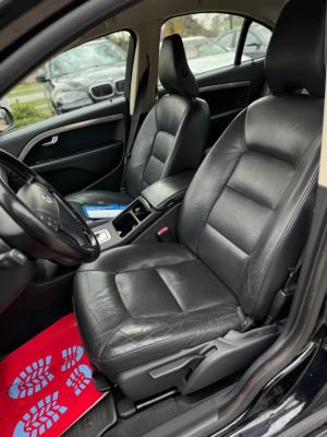 Melns Volvo S80 2009 Rīga, ar dzinēja tilpumu 2.40 L un nobraukumu 251 tūkst. km par 6999 €, foto 40 vietnē AUTOMOTO.COM.LV