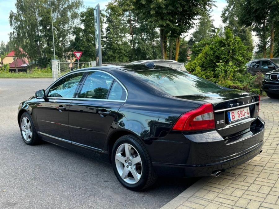 Melns Volvo S80 2009 Rīga, ar dzinēja tilpumu 2.40 L un nobraukumu 251 tūkst. km par 6999 €, foto 41 vietnē AUTOMOTO.COM.LV