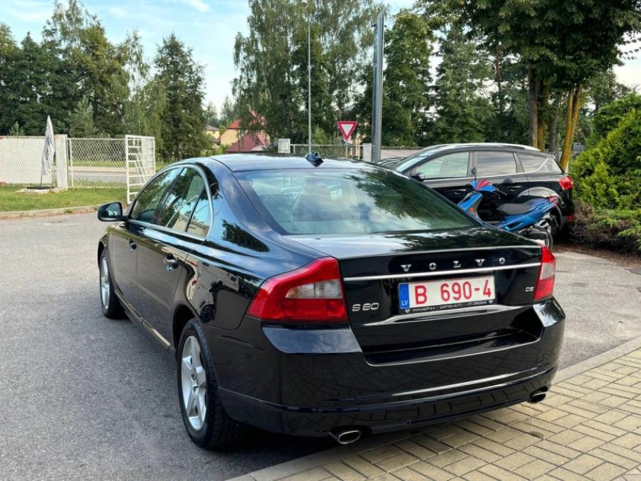 Melns Volvo S80 2009 Rīga, ar dzinēja tilpumu 2.40 L un nobraukumu 251 tūkst. km par 6999 €, foto 42 vietnē AUTOMOTO.COM.LV