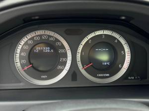 Melns Volvo S80 2009 Rīga, ar dzinēja tilpumu 2.40 L un nobraukumu 251 tūkst. km par 6999 €, foto 43 vietnē AUTOMOTO.COM.LV