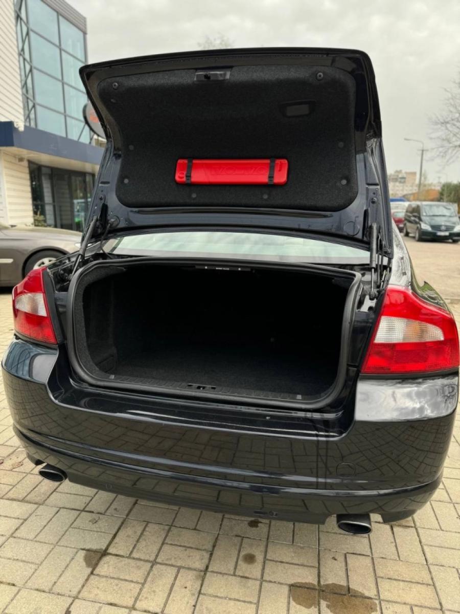 Melns Volvo S80 2009 Rīga, ar dzinēja tilpumu 2.40 L un nobraukumu 251 tūkst. km par 6999 €, foto 52 vietnē AUTOMOTO.COM.LV