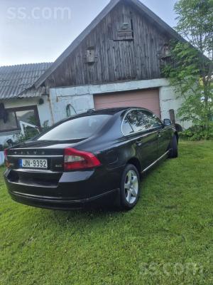 Melns Volvo S80 2009 Bauska, ar dzinēja tilpumu 2.40 L un nobraukumu 281 tūkst. km par 3200 €, foto 5 vietnē AUTOMOTO.COM.LV