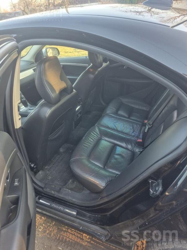 Melns Volvo S80 2009 Bauska, ar dzinēja tilpumu 2.40 L un nobraukumu 281 tūkst. km par 3200 €, foto 7 vietnē AUTOMOTO.COM.LV