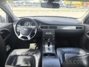 Black Volvo S80 2009 in Riga, with an engine capacity of 2.40 L and mileage of 320 thousand km for 4300 €, photo 9 on AUTOMOTO.COM.LV