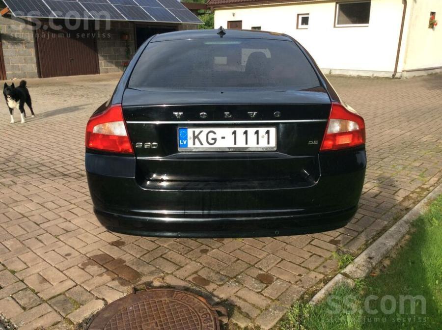 Black Volvo S80 2009 in Rezekne, with an engine capacity of 2.40 L and mileage of 325 thousand km for 5500 €, photo 5 on AUTOMOTO.COM.LV