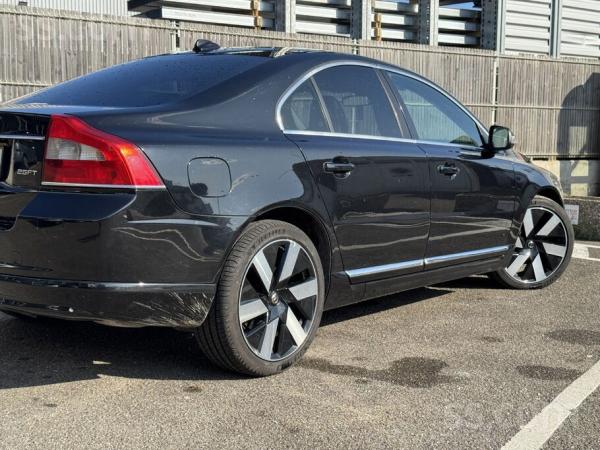 Melns Volvo S80 2009 Rīga, ar dzinēja tilpumu 2.50 L un nobraukumu 183 tūkst. km par 4500 €, foto 1 vietnē AUTOMOTO.COM.LV