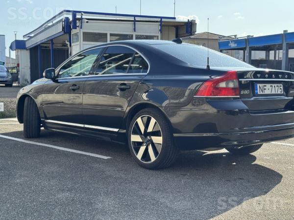 Melns Volvo S80 2009 Rīga, ar dzinēja tilpumu 2.50 L un nobraukumu 183 tūkst. km par 4500 €, foto 3 vietnē AUTOMOTO.COM.LV