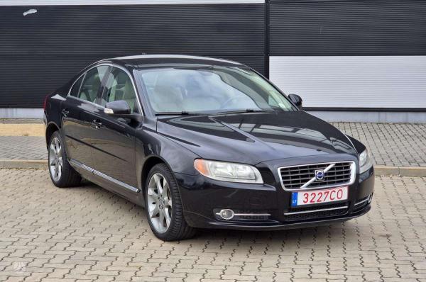 Black Volvo S80 2009 in Kupiskis, with an engine capacity of 2.40 L and mileage of 296 thousand km for 3500 €, photo 2 on AUTOMOTO.COM.LV