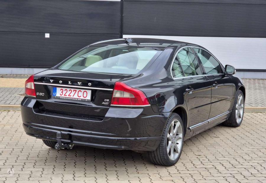 Melns Volvo S80 2009 Kupiškis, ar dzinēja tilpumu 2.40 L un nobraukumu 296 tūkst. km par 3500 €, foto 5 vietnē AUTOMOTO.COM.LV