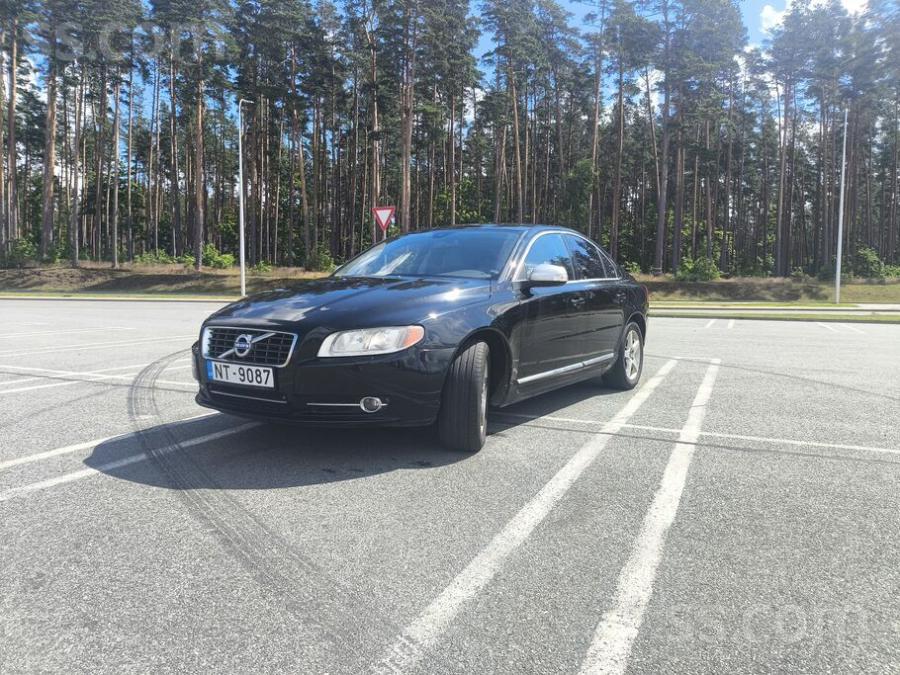 Black Volvo S80 2009 in Riga, with an engine capacity of 2.40 L and mileage of 320 thousand km for 3950 €, photo 1 on AUTOMOTO.COM.LV