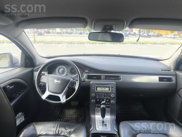 Black Volvo S80 2009 in Riga, with an engine capacity of 2.40 L and mileage of 320 thousand km for 3950 €, photo 8 on AUTOMOTO.COM.LV