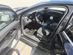Black Volvo S80 2009 in Riga, with an engine capacity of 2.40 L and mileage of 320 thousand km for 3950 €, photo 11 on AUTOMOTO.COM.LV