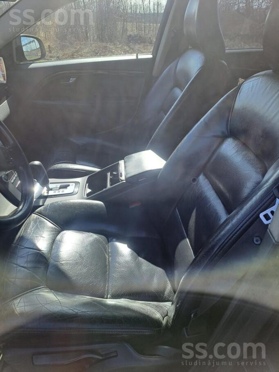 Melns Volvo S80 2009 Ludza, ar dzinēja tilpumu 2.40 L un nobraukumu 310 tūkst. km par 3800 €, foto 8 vietnē AUTOMOTO.COM.LV